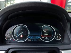 White BMW 530 2014 in Riga, with an engine capacity of 3.00 L and mileage of 227 thousand km for 18499 €, photo 15 on AUTOMOTO.COM.LV