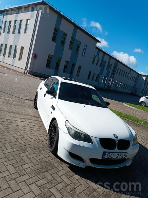 Balts BMW 530 2004 Rīga, ar dzinēja tilpumu 3.00 L un nobraukumu 0 tūkst. km par 4900 €, foto 1 vietnē AUTOMOTO.COM.LV
