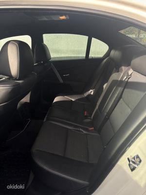 Balts BMW 530 2006 Narva, ar dzinēja tilpumu 0.19 L un nobraukumu 231 tūkst. km par 5600 €, foto 17 vietnē AUTOMOTO.COM.LV