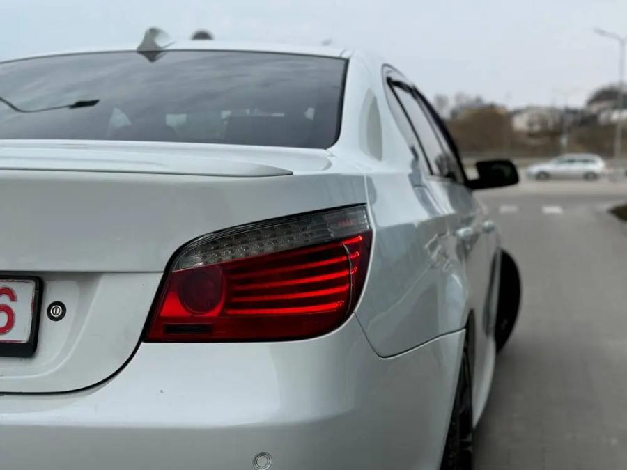 Белый БМВ 530 2008 в Резекне, объемом двигателя 3.00 л и пробегом 368 тыс. км за 8490 €, фото 8 на AUTOMOTO.COM.LV