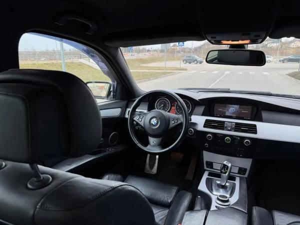 White BMW 530 2008 in Rezekne, with an engine capacity of 3.00 L and mileage of 368 thousand km for 8490 €, photo 8 on AUTOMOTO.COM.LV