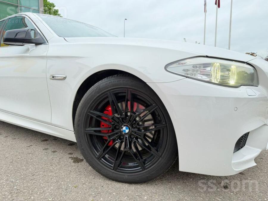 White BMW 530 2010 in Daugavpils, with an engine capacity of 3.00 L and mileage of 310 thousand km for 12700 €, photo 7 on AUTOMOTO.COM.LV