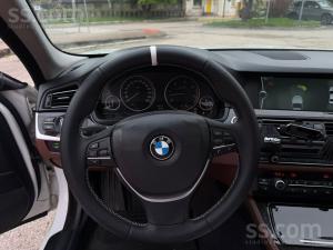 White BMW 530 2010 in Daugavpils, with an engine capacity of 3.00 L and mileage of 310 thousand km for 12700 €, photo 15 on AUTOMOTO.COM.LV