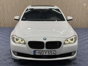 White BMW 530 2010 in Marijampole, with an engine capacity of 2.99 L and mileage of 436 thousand km for 10500 €, photo 5 on AUTOMOTO.COM.LV
