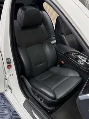 White BMW 530 2010 in Marijampole, with an engine capacity of 2.99 L and mileage of 436 thousand km for 10500 €, photo 15 on AUTOMOTO.COM.LV