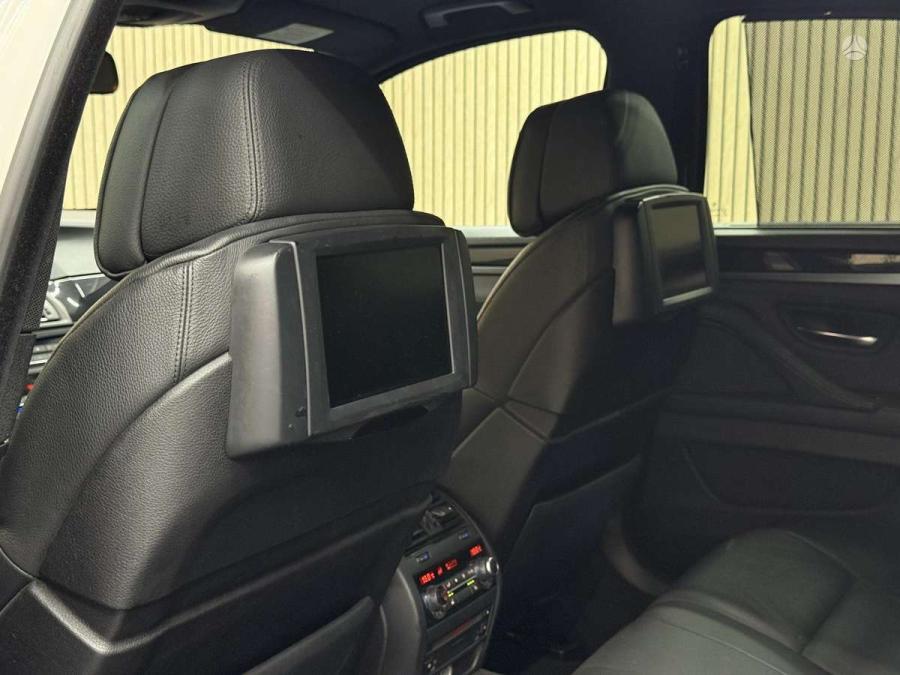 White BMW 530 2010 in Marijampole, with an engine capacity of 2.99 L and mileage of 436 thousand km for 10500 €, photo 18 on AUTOMOTO.COM.LV