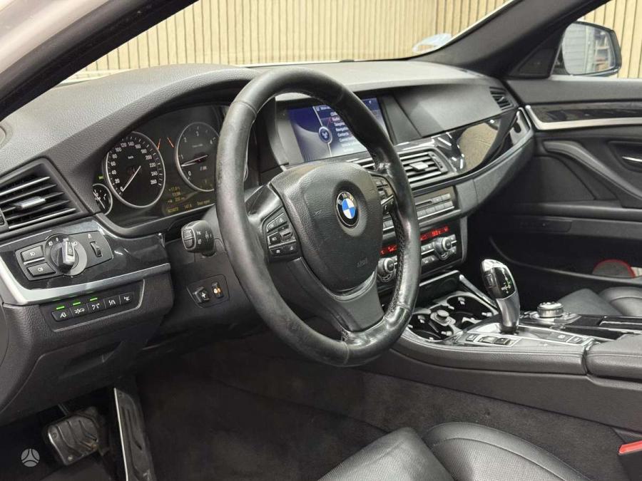 White BMW 530 2010 in Marijampole, with an engine capacity of 2.99 L and mileage of 436 thousand km for 10500 €, photo 23 on AUTOMOTO.COM.LV