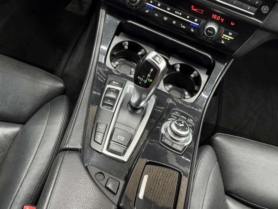 White BMW 530 2010 in Marijampole, with an engine capacity of 2.99 L and mileage of 436 thousand km for 10500 €, photo 32 on AUTOMOTO.COM.LV
