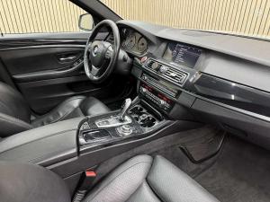 White BMW 530 2010 in Marijampole, with an engine capacity of 2.99 L and mileage of 436 thousand km for 10500 €, photo 34 on AUTOMOTO.COM.LV