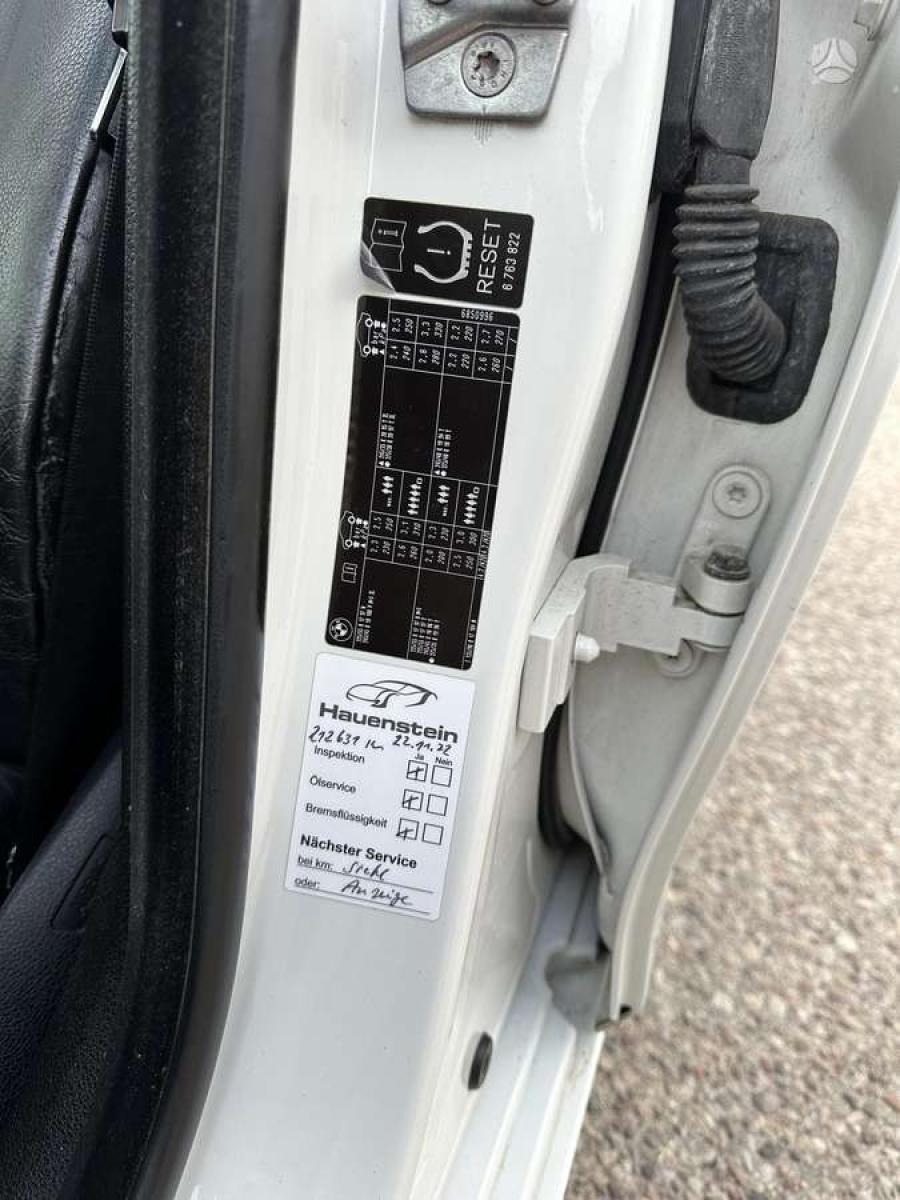 Белый БМВ 530 2011 в Вильнюс, объемом двигателя 2.99 л и пробегом 255 тыс. км за 12800 €, фото 37 на AUTOMOTO.COM.LV