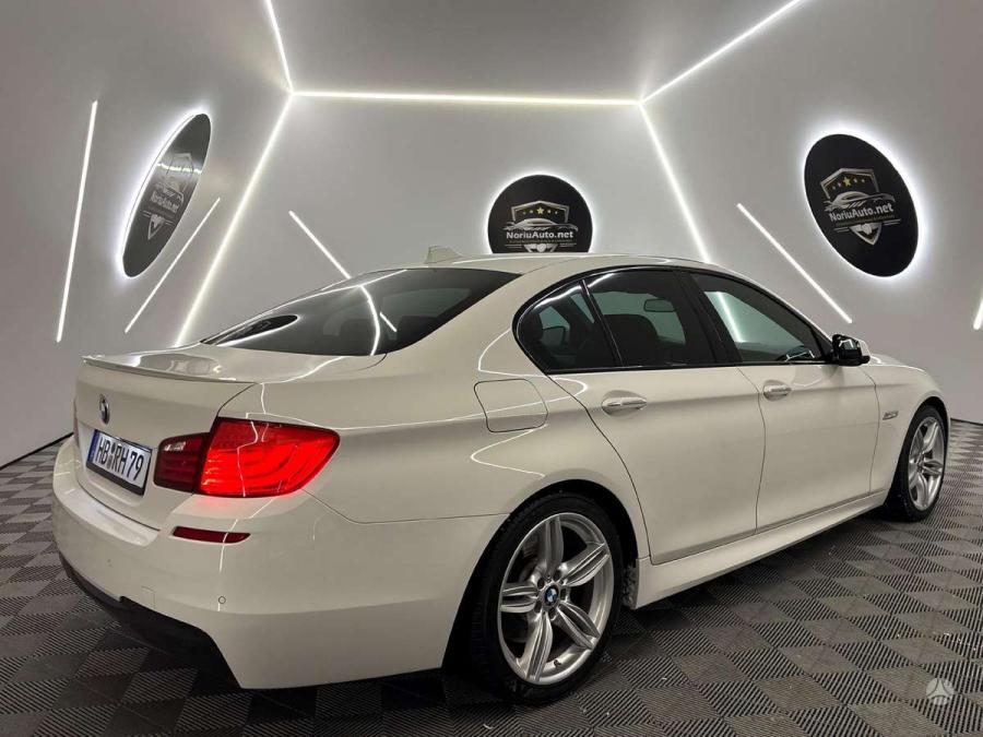 White BMW 530 2012 in Marijampole, with an engine capacity of 2.99 L and mileage of 252 thousand km for 12750 €, photo 35 on AUTOMOTO.COM.LV