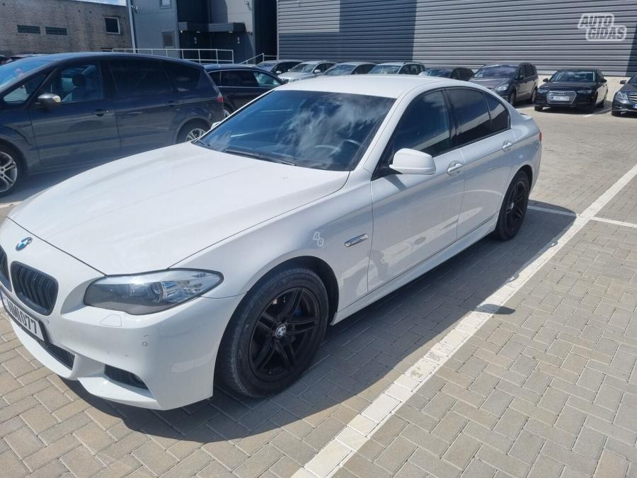 Balts BMW 530 2012 Šauļi, ar dzinēja tilpumu 3.00 L un nobraukumu 243 tūkst. km par 11750 €, foto 2 vietnē AUTOMOTO.COM.LV