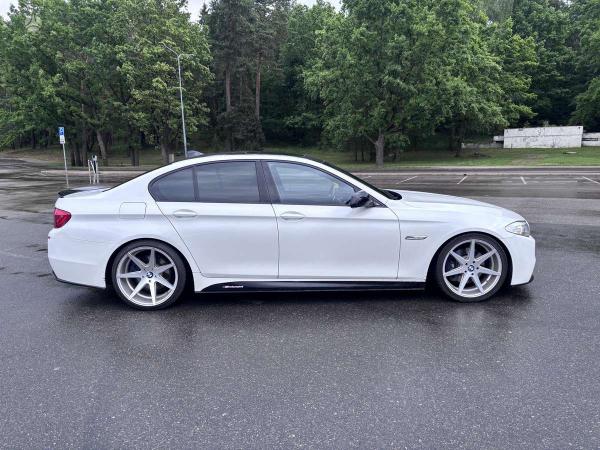 Белый БМВ 530 2012 в Каунас, объемом двигателя 2.99 л и пробегом 278 тыс. км за 12700 €, фото 9 на AUTOMOTO.COM.LV