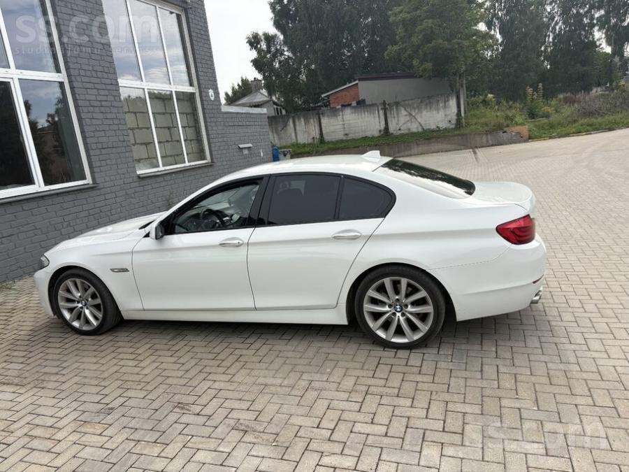 White BMW 530 2012 in Riga, with an engine capacity of 3.00 L and mileage of 479 thousand km for 6000 €, photo 3 on AUTOMOTO.COM.LV