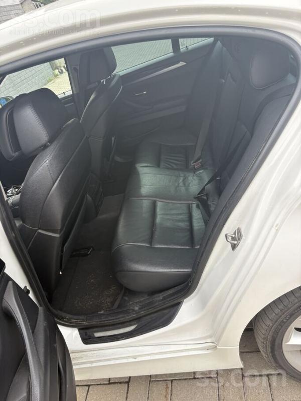 White BMW 530 2012 in Riga, with an engine capacity of 3.00 L and mileage of 479 thousand km for 6000 €, photo 5 on AUTOMOTO.COM.LV