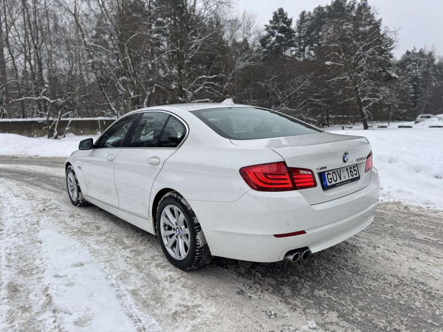 Balts BMW 530 2013 Viļņa, ar dzinēja tilpumu 2.99 L un nobraukumu 169 tūkst. km par 9900 €, foto 3 vietnē AUTOMOTO.COM.LV