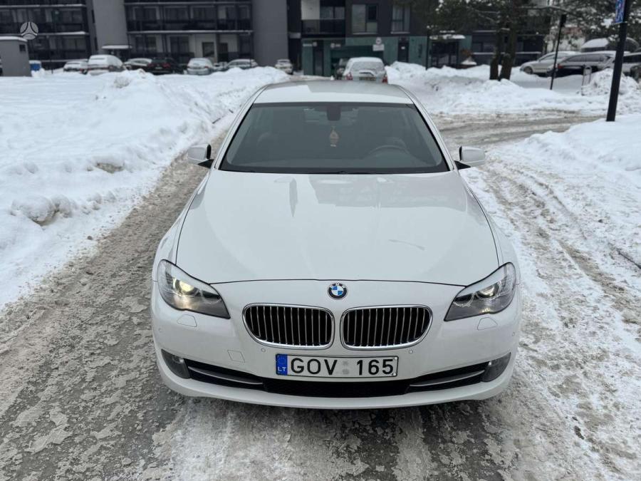 Balts BMW 530 2013 Viļņa, ar dzinēja tilpumu 2.99 L un nobraukumu 169 tūkst. km par 9900 €, foto 5 vietnē AUTOMOTO.COM.LV