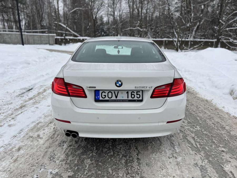 Balts BMW 530 2013 Viļņa, ar dzinēja tilpumu 2.99 L un nobraukumu 169 tūkst. km par 9900 €, foto 6 vietnē AUTOMOTO.COM.LV