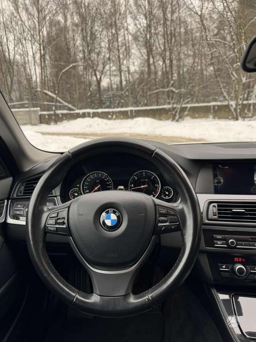 Balts BMW 530 2013 Viļņa, ar dzinēja tilpumu 2.99 L un nobraukumu 169 tūkst. km par 9900 €, foto 25 vietnē AUTOMOTO.COM.LV