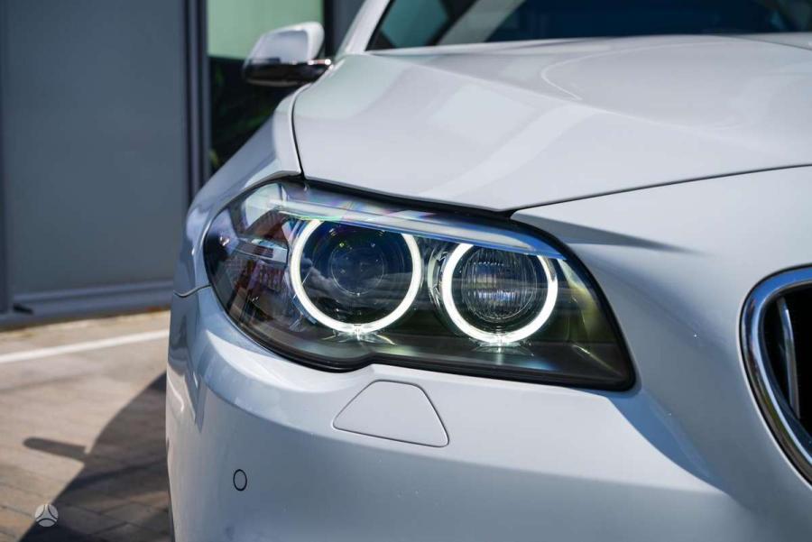 White BMW 530 2013 in Kaunas, with an engine capacity of 2.99 L and mileage of 271 thousand km for 13450 €, photo 8 on AUTOMOTO.COM.LV
