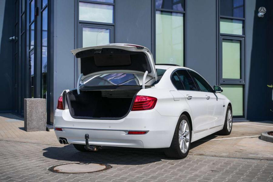 White BMW 530 2013 in Kaunas, with an engine capacity of 2.99 L and mileage of 271 thousand km for 13450 €, photo 14 on AUTOMOTO.COM.LV