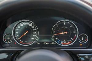 White BMW 530 2013 in Kaunas, with an engine capacity of 2.99 L and mileage of 271 thousand km for 13450 €, photo 25 on AUTOMOTO.COM.LV