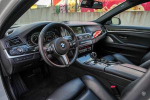 White BMW 530 2013 in Kaunas, with an engine capacity of 2.99 L and mileage of 271 thousand km for 13450 €, photo 28 on AUTOMOTO.COM.LV