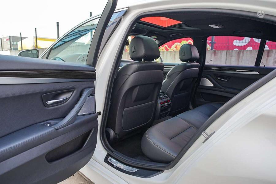White BMW 530 2013 in Kaunas, with an engine capacity of 2.99 L and mileage of 271 thousand km for 13450 €, photo 34 on AUTOMOTO.COM.LV