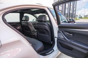 White BMW 530 2013 in Kaunas, with an engine capacity of 2.99 L and mileage of 271 thousand km for 13450 €, photo 37 on AUTOMOTO.COM.LV
