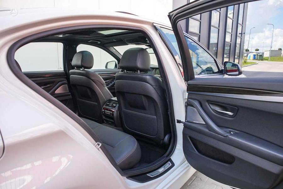 White BMW 530 2013 in Kaunas, with an engine capacity of 2.99 L and mileage of 271 thousand km for 13450 €, photo 37 on AUTOMOTO.COM.LV