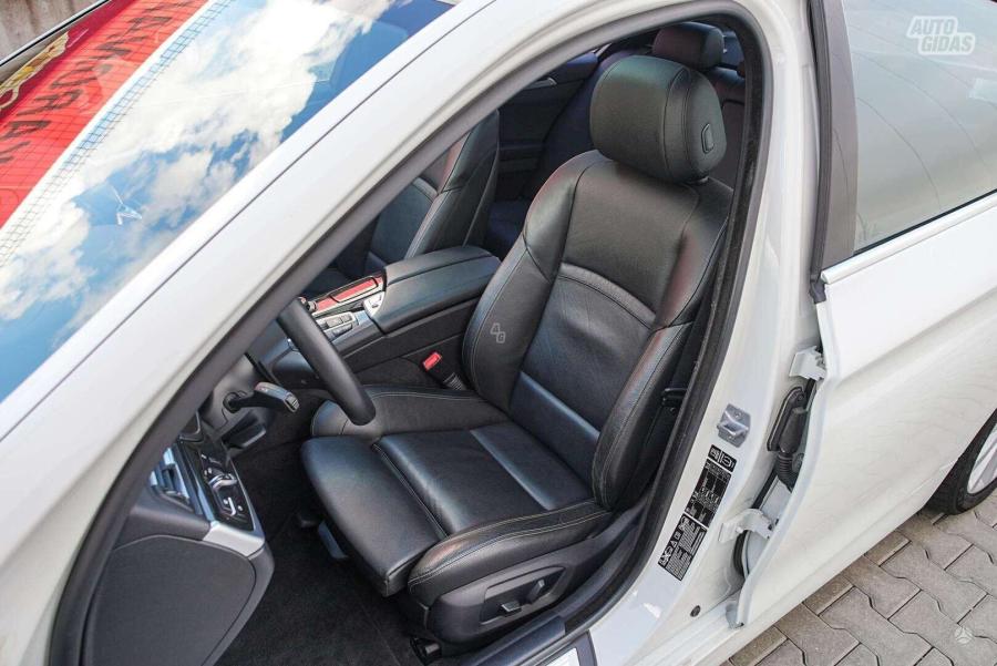 Balts BMW 530 2013 Kauņa, ar dzinēja tilpumu 3.00 L un nobraukumu 271 tūkst. km par 13450 €, foto 31 vietnē AUTOMOTO.COM.LV
