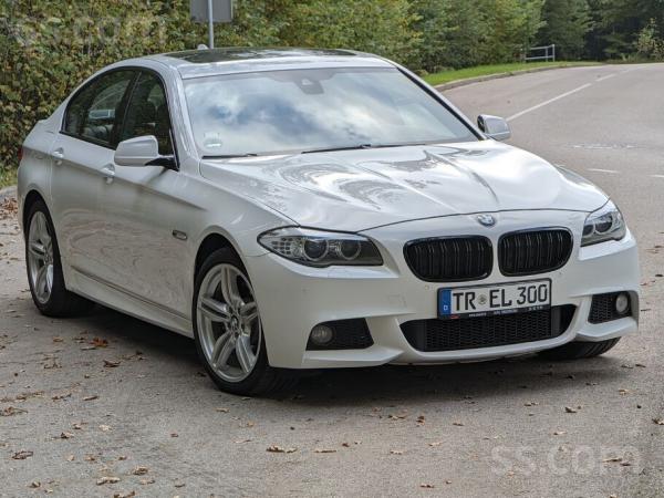 White BMW 530 2013 in Ogre, with an engine capacity of 3.00 L and mileage of 0 thousand km for 10200 €, photo 4 on AUTOMOTO.COM.LV