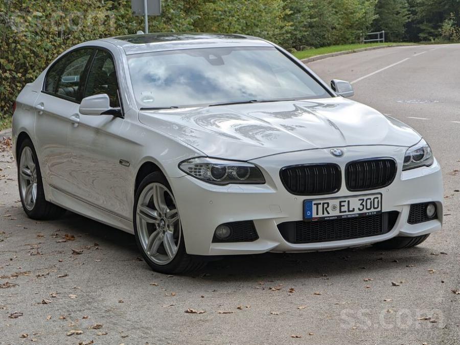 White BMW 530 2013 in Ogre, with an engine capacity of 3.00 L and mileage of 0 thousand km for 10200 €, photo 4 on AUTOMOTO.COM.LV