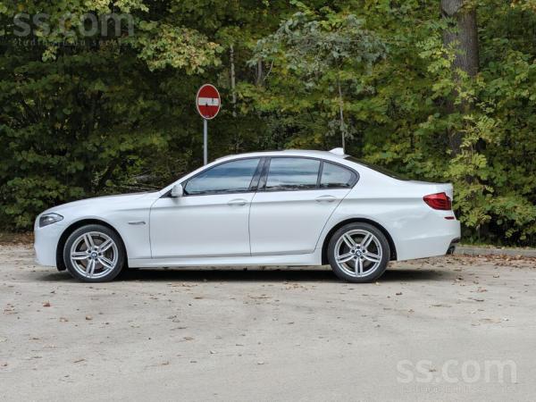 White BMW 530 2013 in Ogre, with an engine capacity of 3.00 L and mileage of 0 thousand km for 10200 €, photo 5 on AUTOMOTO.COM.LV