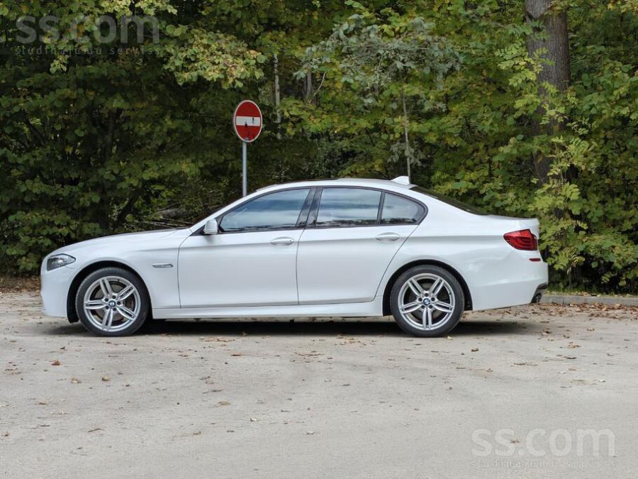 White BMW 530 2013 in Ogre, with an engine capacity of 3.00 L and mileage of 0 thousand km for 10200 €, photo 5 on AUTOMOTO.COM.LV