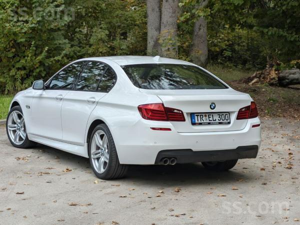 White BMW 530 2013 in Ogre, with an engine capacity of 3.00 L and mileage of 0 thousand km for 10200 €, photo 7 on AUTOMOTO.COM.LV
