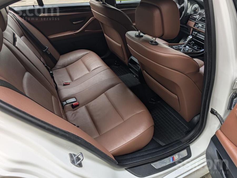 White BMW 530 2013 in Ogre, with an engine capacity of 3.00 L and mileage of 0 thousand km for 10200 €, photo 12 on AUTOMOTO.COM.LV