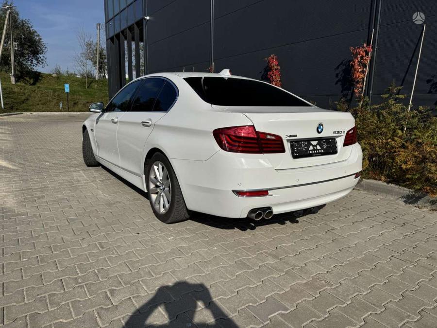Balts BMW 530 2013 Viļņa, ar dzinēja tilpumu 2.99 L un nobraukumu 270 tūkst. km par 12300 €, foto 5 vietnē AUTOMOTO.COM.LV