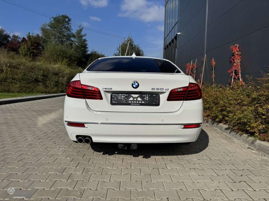 Balts BMW 530 2013 Viļņa, ar dzinēja tilpumu 2.99 L un nobraukumu 270 tūkst. km par 12300 €, foto 6 vietnē AUTOMOTO.COM.LV