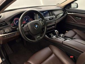 Balts BMW 530 2014 Marijampole, ar dzinēja tilpumu 2.99 L un nobraukumu 284 tūkst. km par 13999 €, foto 3 vietnē AUTOMOTO.COM.LV
