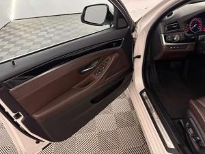 Balts BMW 530 2014 Marijampole, ar dzinēja tilpumu 2.99 L un nobraukumu 284 tūkst. km par 13999 €, foto 18 vietnē AUTOMOTO.COM.LV