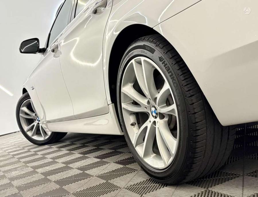 Balts BMW 530 2014 Marijampole, ar dzinēja tilpumu 2.99 L un nobraukumu 284 tūkst. km par 13999 €, foto 22 vietnē AUTOMOTO.COM.LV