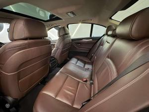 Balts BMW 530 2014 Marijampole, ar dzinēja tilpumu 2.99 L un nobraukumu 284 tūkst. km par 13999 €, foto 24 vietnē AUTOMOTO.COM.LV
