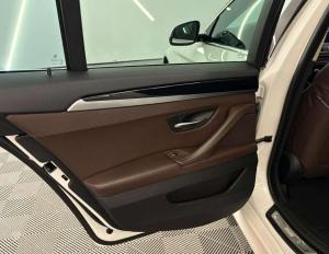 Balts BMW 530 2014 Marijampole, ar dzinēja tilpumu 2.99 L un nobraukumu 284 tūkst. km par 13999 €, foto 26 vietnē AUTOMOTO.COM.LV