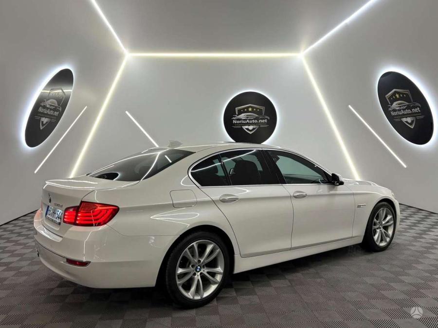 Balts BMW 530 2014 Marijampole, ar dzinēja tilpumu 2.99 L un nobraukumu 284 tūkst. km par 13999 €, foto 32 vietnē AUTOMOTO.COM.LV