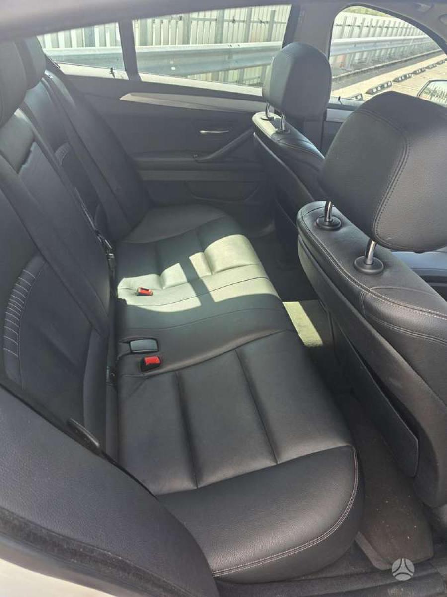 Balts BMW 530 2014 Viļņa, ar dzinēja tilpumu 2.99 L un nobraukumu 335 tūkst. km par 9700 €, foto 7 vietnē AUTOMOTO.COM.LV