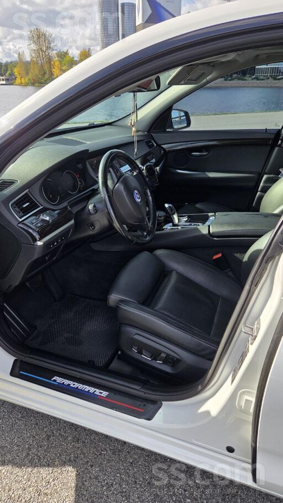 Balts BMW 530 2014 Rīga, ar dzinēja tilpumu 3.00 L un nobraukumu 315 tūkst. km par 13000 €, foto 13 vietnē AUTOMOTO.COM.LV