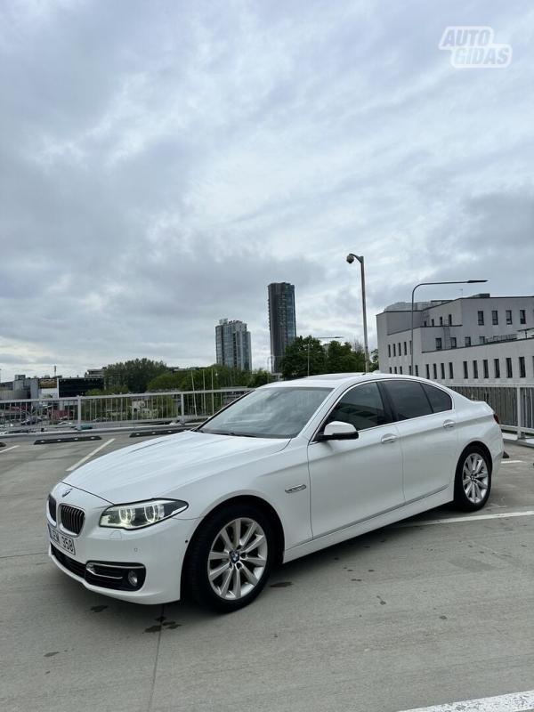 White BMW 530 2015 in Vilnius, with an engine capacity of 3.00 L and mileage of 300 thousand km for 14999 €, photo 2 on AUTOMOTO.COM.LV