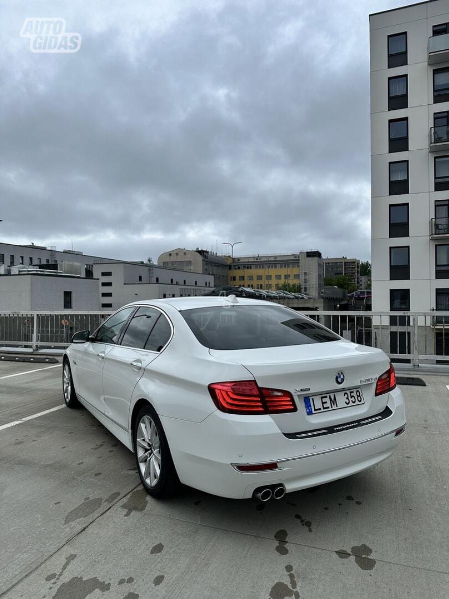 White BMW 530 2015 in Vilnius, with an engine capacity of 3.00 L and mileage of 300 thousand km for 14999 €, photo 5 on AUTOMOTO.COM.LV
