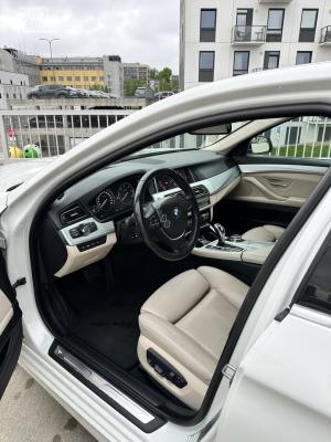 White BMW 530 2015 in Vilnius, with an engine capacity of 3.00 L and mileage of 300 thousand km for 14999 €, photo 6 on AUTOMOTO.COM.LV